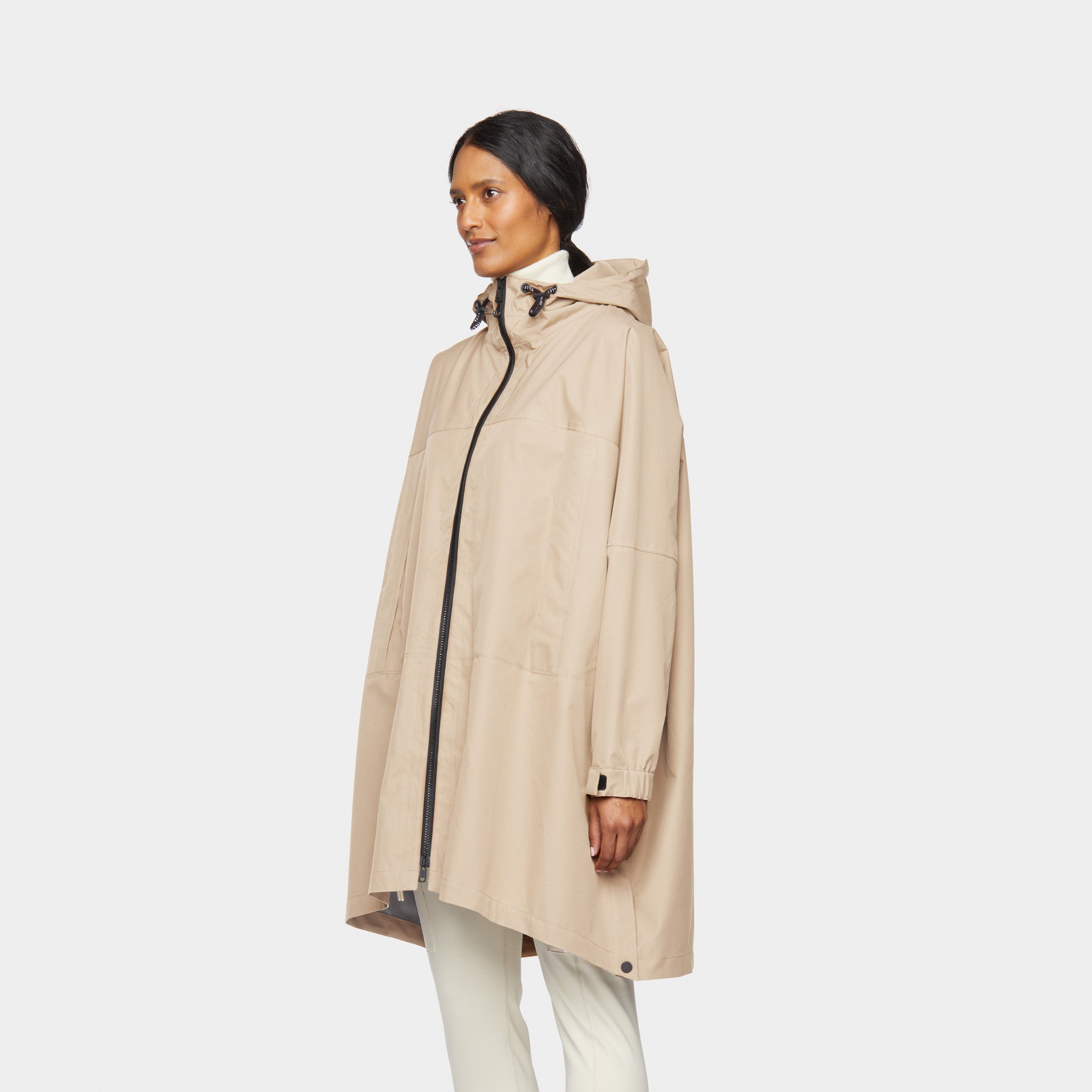 Packable Hooded Poncho – Tilley USA